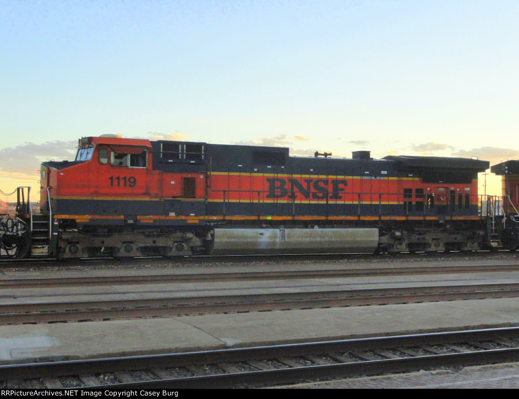 BNSF 1119